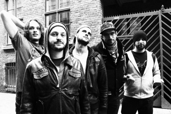 FALLING DOWN ⋆ NYONCORE - ASSO-LABEL PUNK, HARDCORE, METAL DE NYON SUISSE